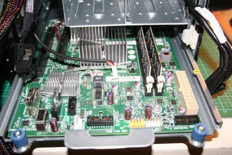 Test et installation du HP Micro Server Proliant N40L - Maison et Domotique