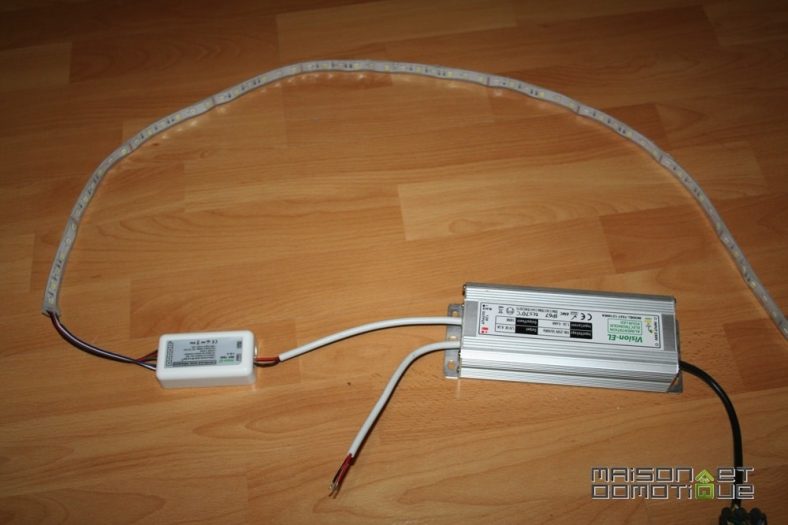Installation d'un ruban led RGBW avec son module Fibaro - Maison et ...