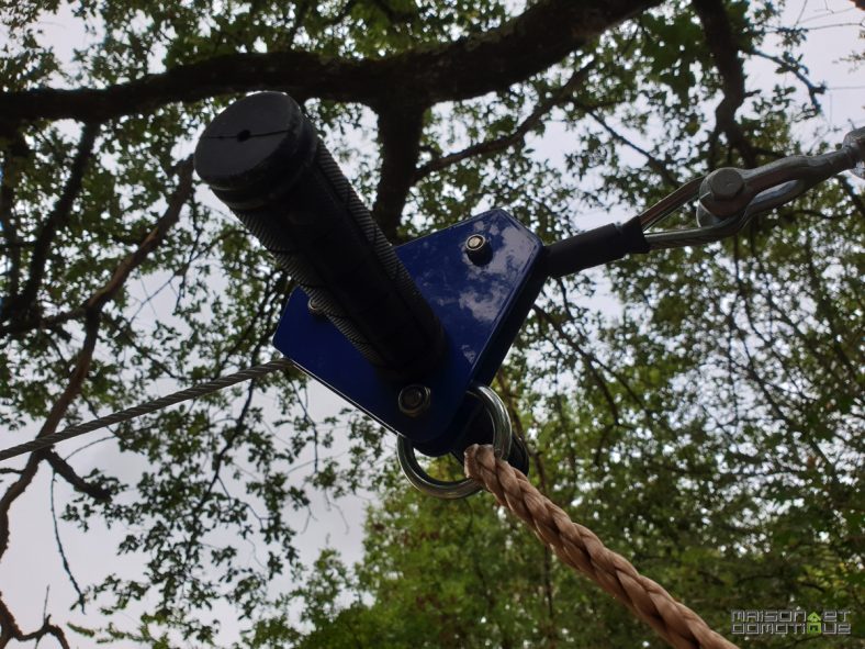 Installation d'une tyrolienne iZipline dans le jardin ! - Maison et Domotique