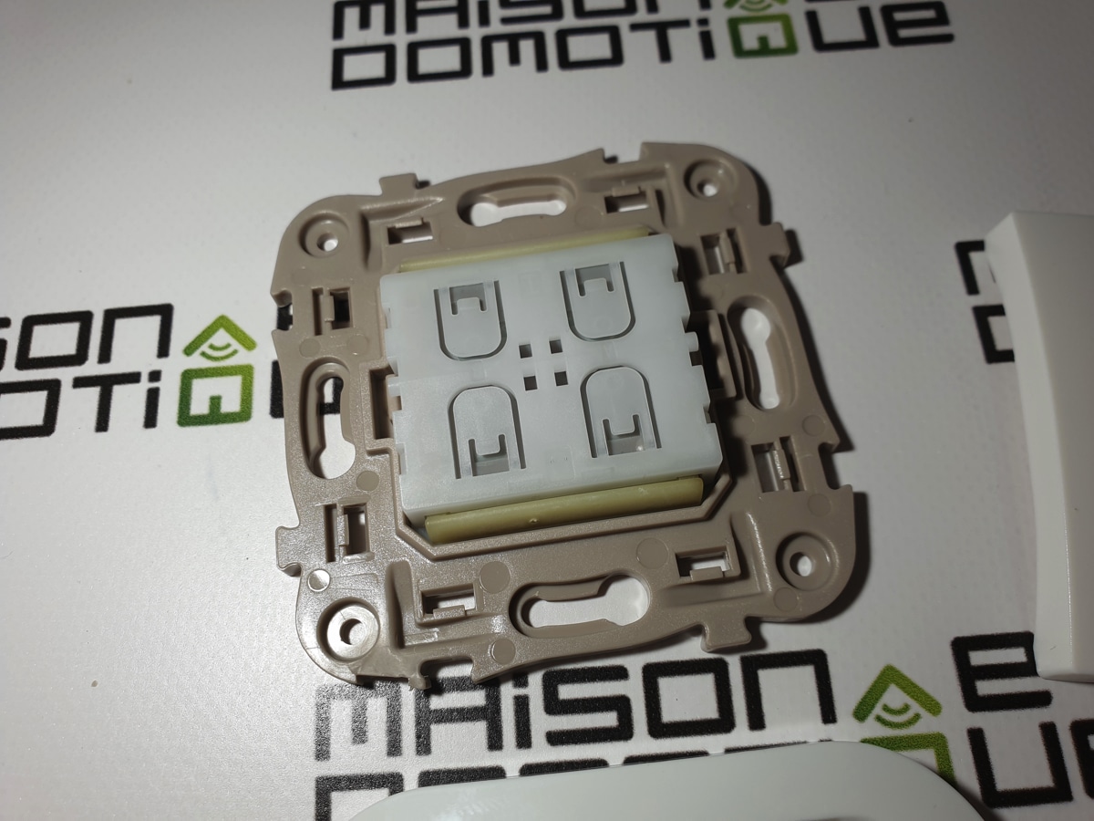 Test Nodon Friends of Hue: le bouton carré sans fil et sans pile pour ...