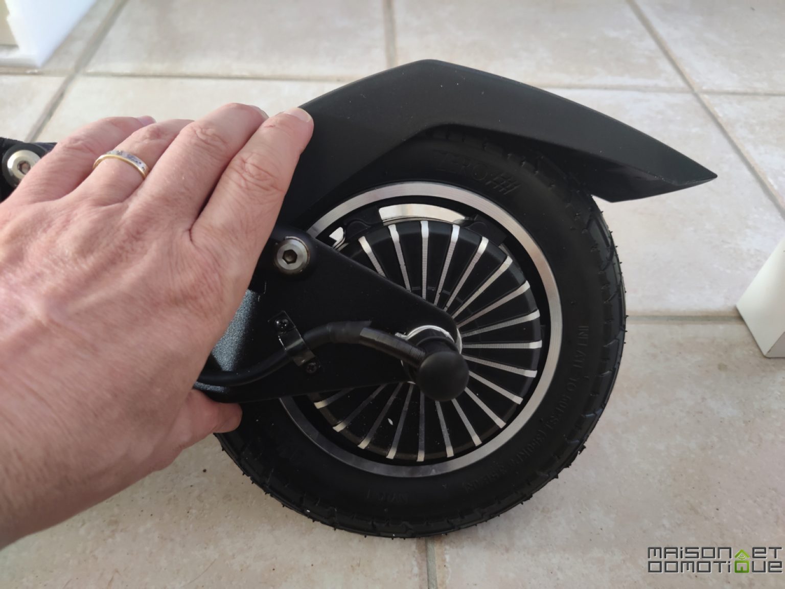 Test Weebot Anoki: la trottinette électrique qui dépote ! - Maison et ...