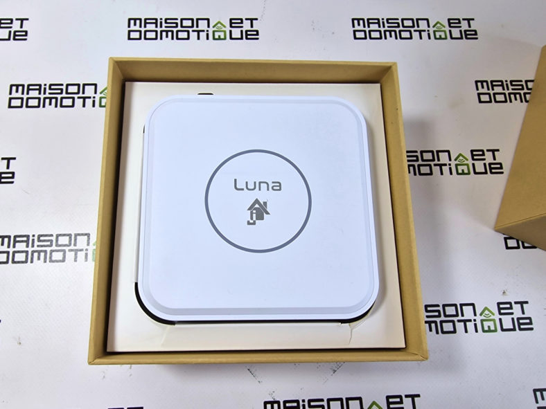 Review of the new Jeedom Luna: the ZigBee, Zwave, Matter home ...