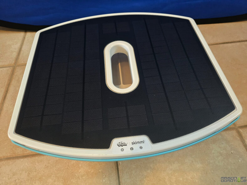 Test Maytronics Dolphin Skimmi : le robot solaire qui nettoie la ...
