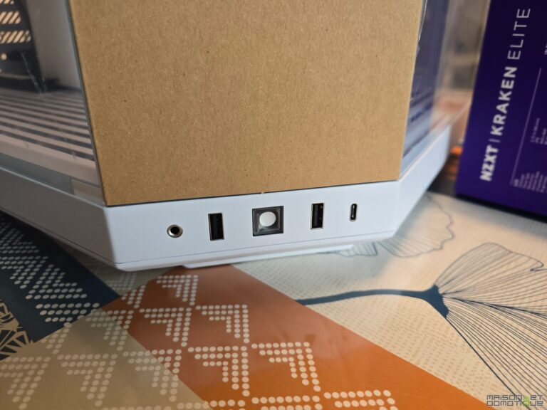 My new Gamer setup based on the Hyte Y70 Touch and NZXT Kraken Elite ...