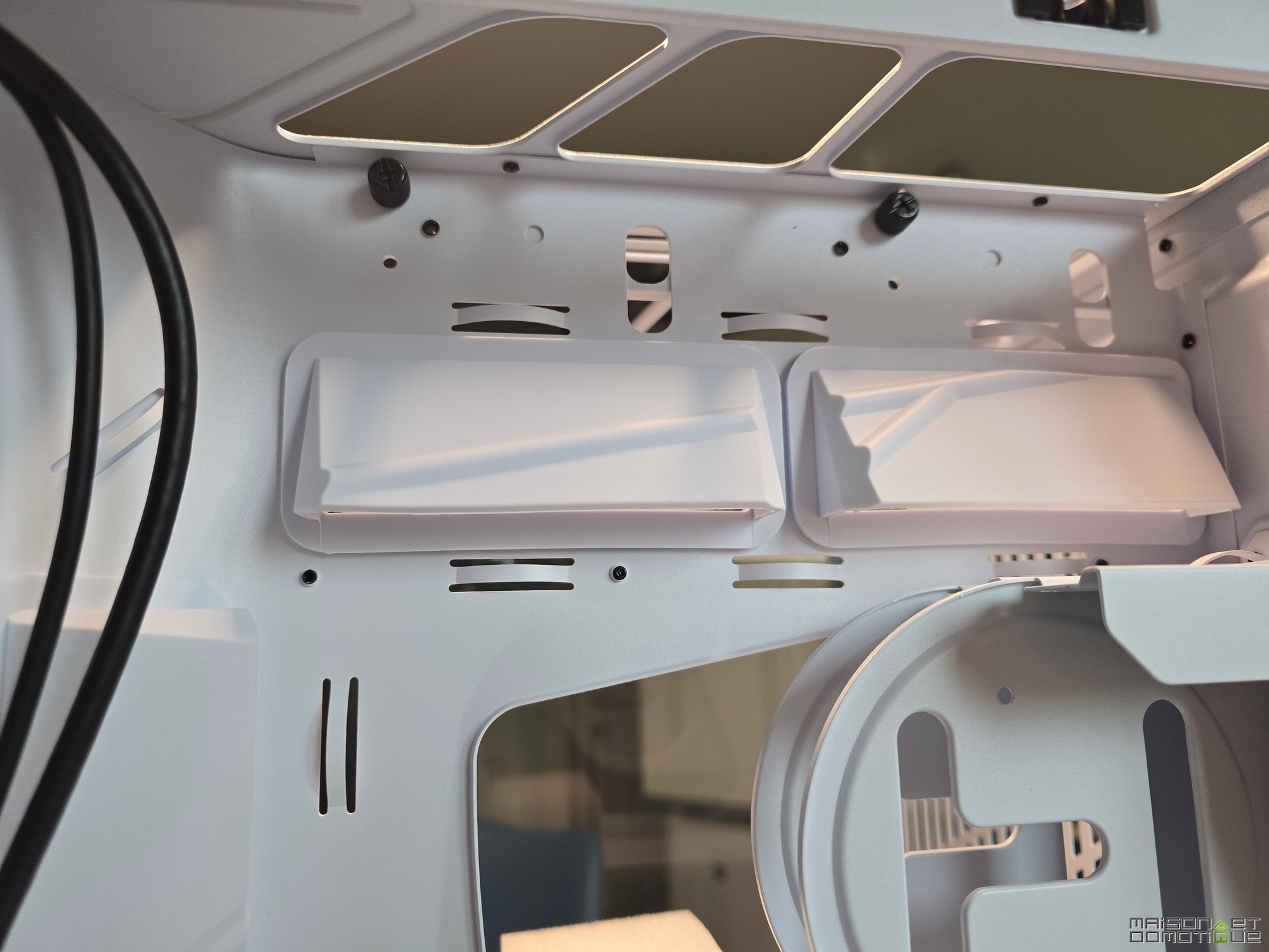 My new Gamer setup based on the Hyte Y70 Touch and NZXT Kraken Elite ...