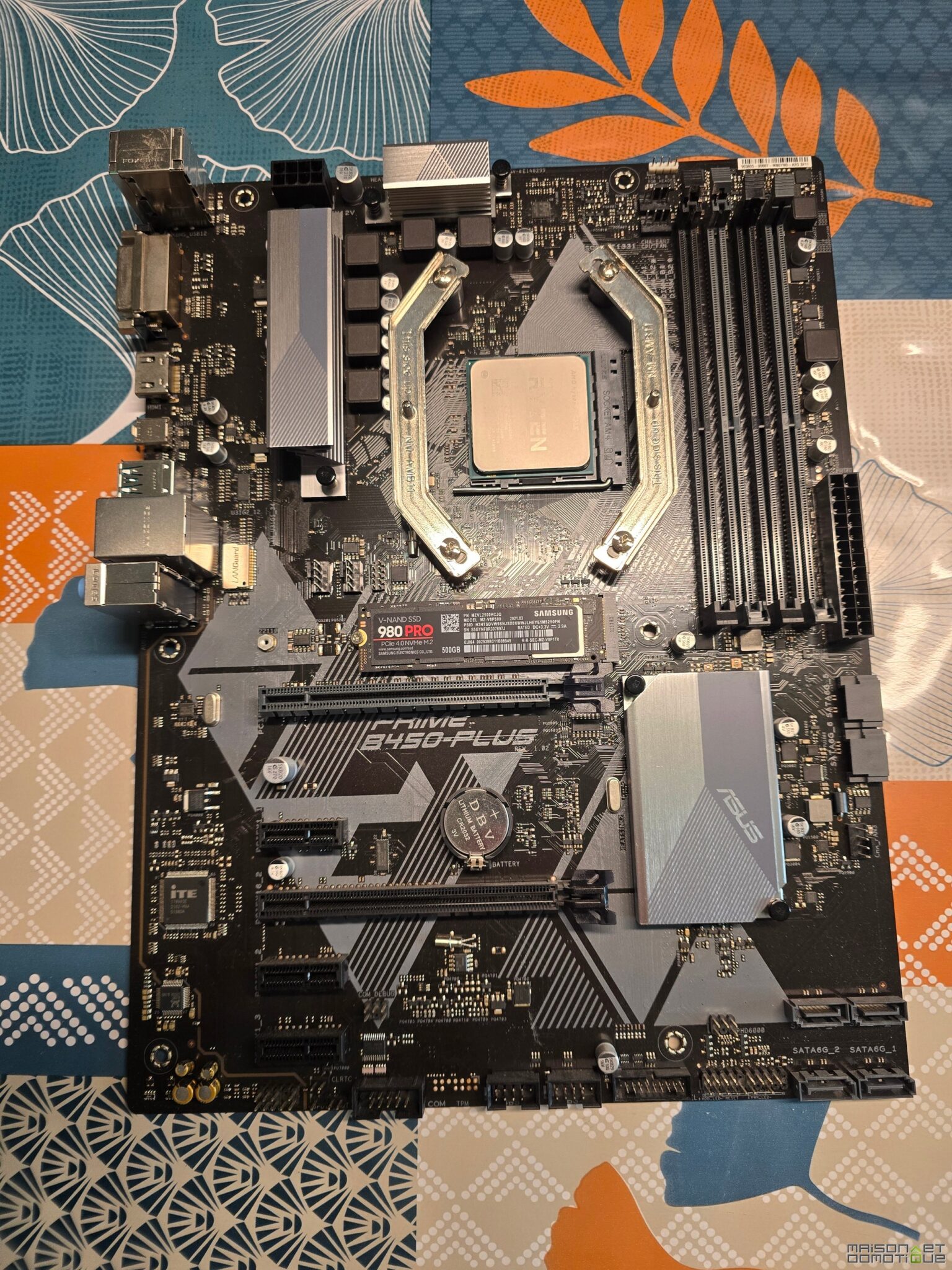 My new Gamer setup based on the Hyte Y70 Touch and NZXT Kraken Elite ...