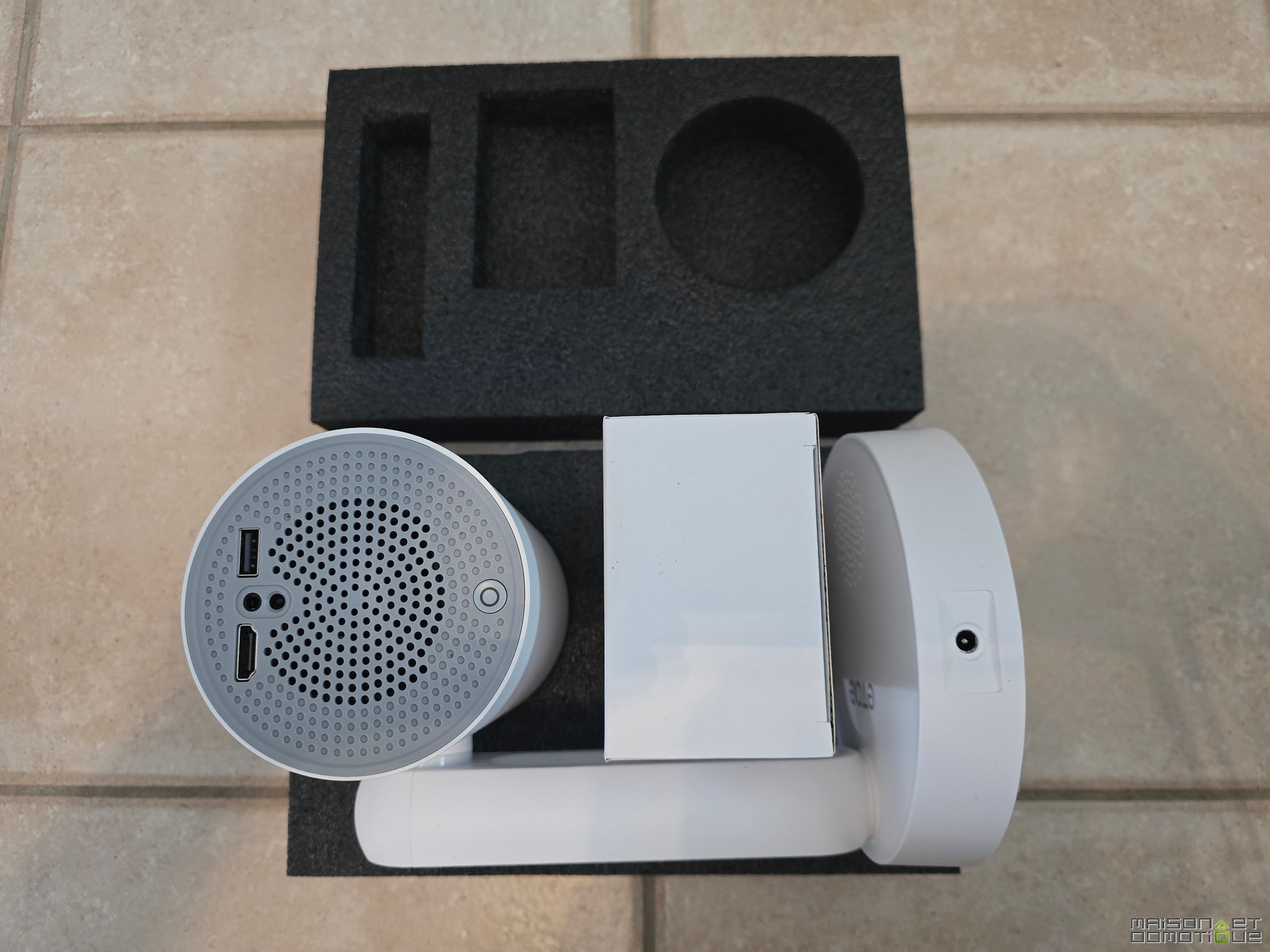 Test ETOE Starfish : antara lampu desain, Android TV dan film di bawah ...