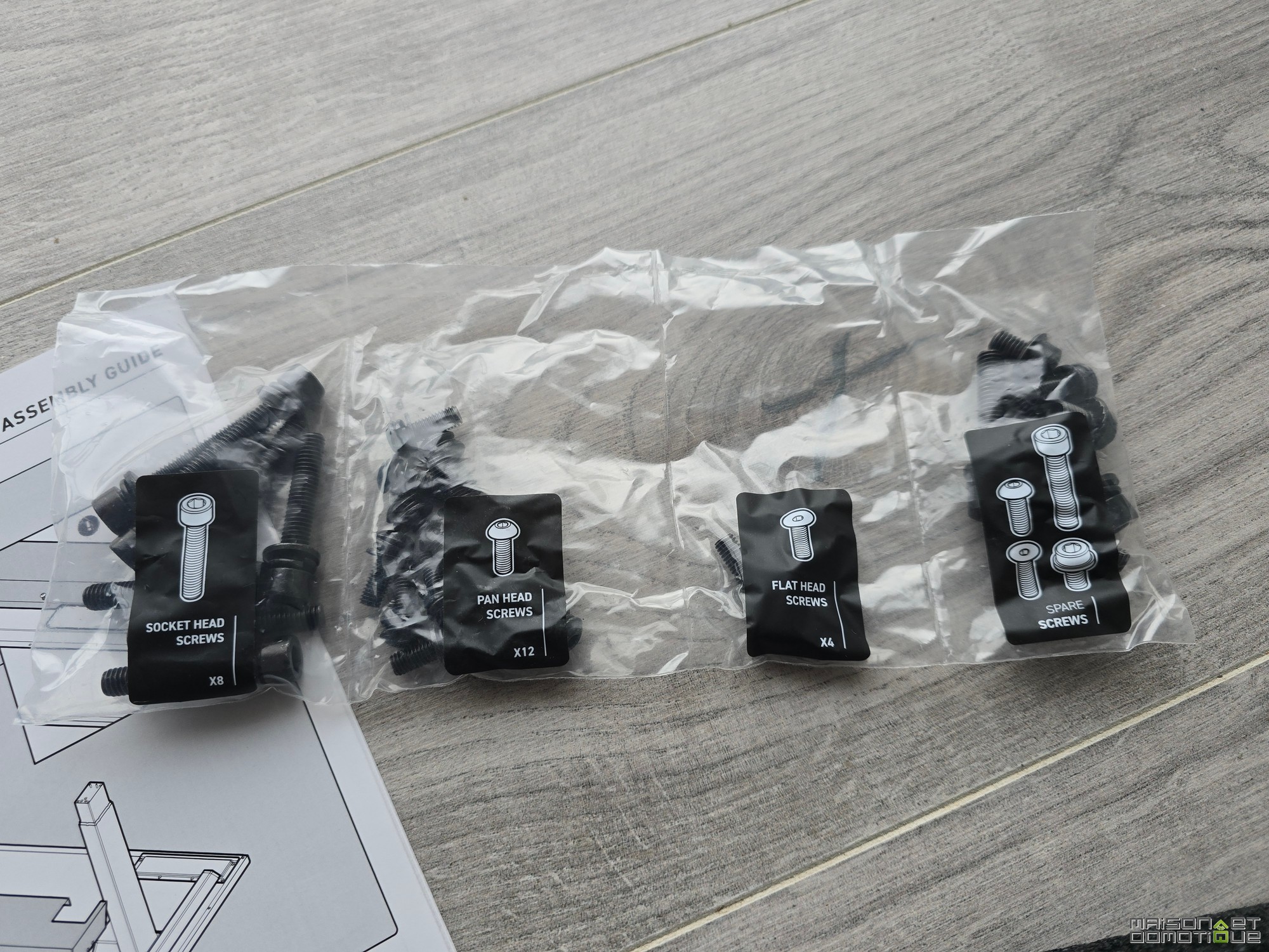 Test SecretLab Magnus Pro : La scrivania motorizzata di alta gamma che ...