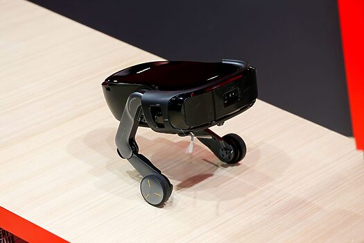 The vacuum robot that “walks”: Roborock Saros Rover surprises CES 2026 ...