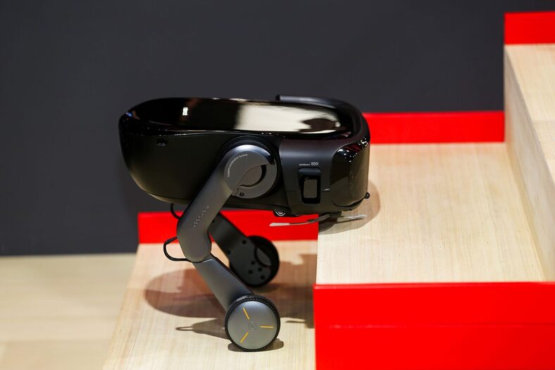 The vacuum robot that “walks”: Roborock Saros Rover surprises CES 2026 ...